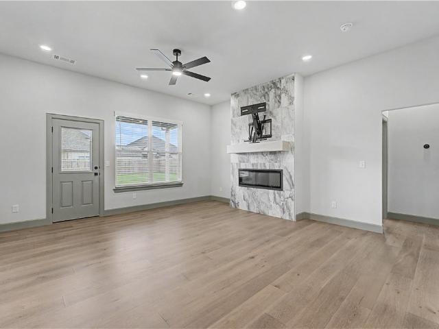 1081 Mammoth Street