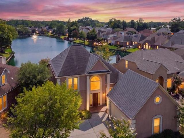 1081 Mirror Lake Ln, Cordova, TN 38018