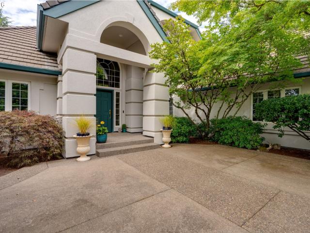 1081 nw baker crest ct