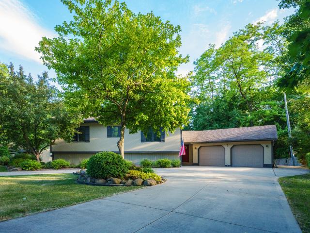 1081 N Eastwood Dr