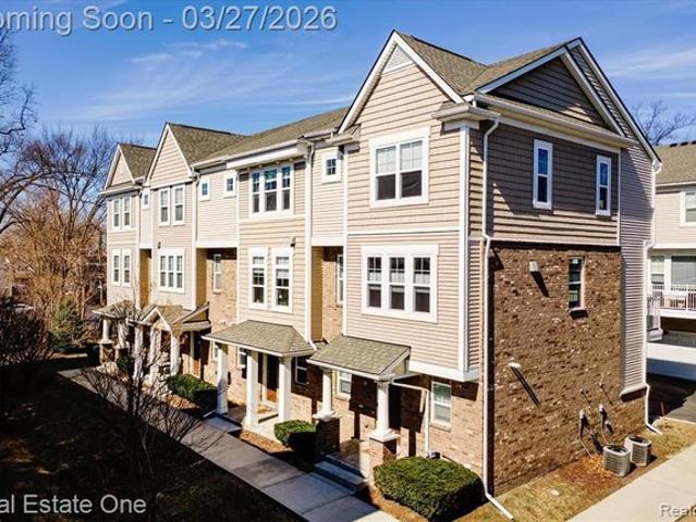 1081 N Sherman Dr, Royal Oak, MI 48067