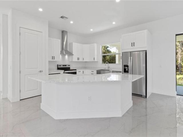 1081 Desoto Blvd S, Naples, FL 34117