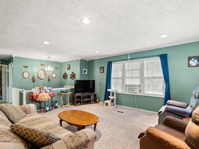 1081 E Smith Circle