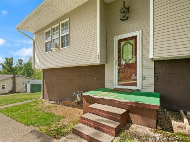 1081 E Smith Circle