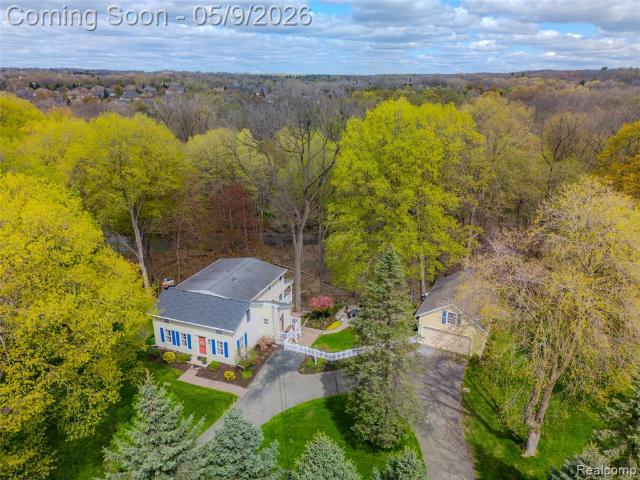 1081 E Tienken Road