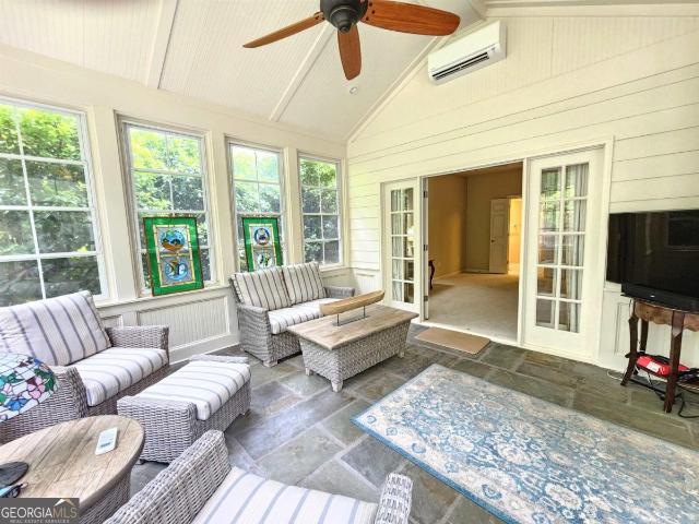 1081 Lakefront Court