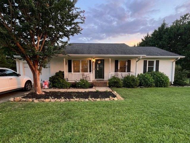 1081 Robbs School Rd, Gaffney, SC 29341