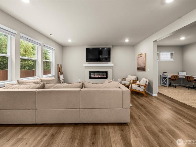 1081 SW Pendleton Way