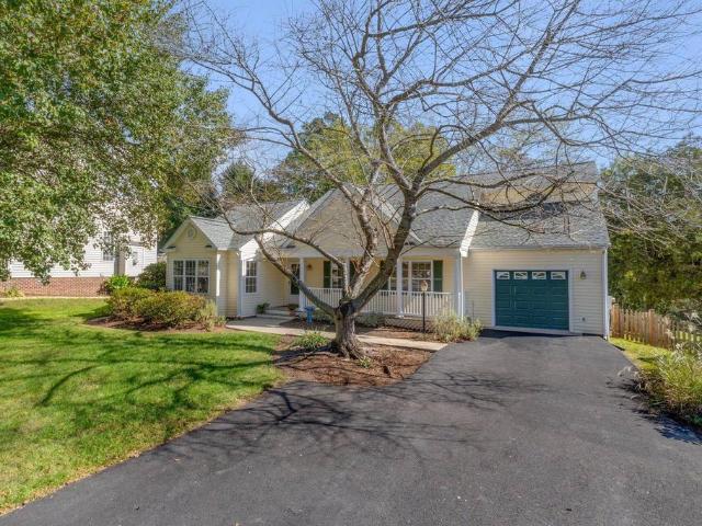 1081 Wintergreen Ln