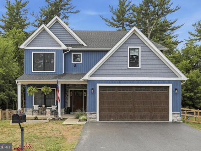 10823 Hershey Dr, Williamsport, MD 21795
