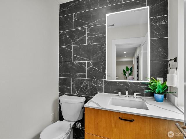 10823 SE 12th St, Bellevue, WA 98004 | MLS #2493