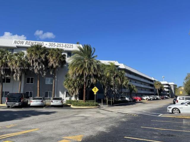 10820 200 Dr SW #Ofc, Miami, FL 33157