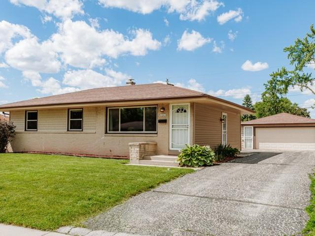 10820 W Stark St, Milwaukee, WI 53225