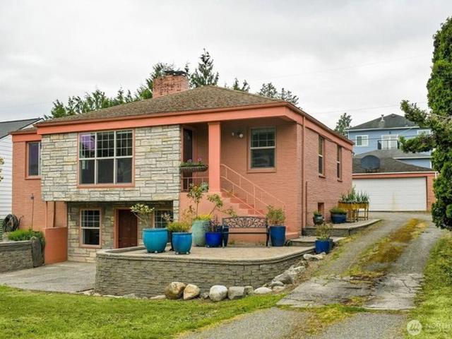 10820 Lake Ridge Dr S, Seattle, WA 98178