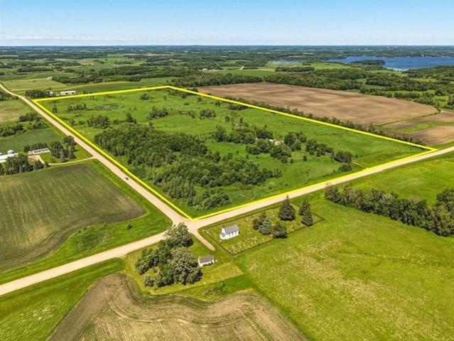 10821 th St W, Kilkenny, MN 56052