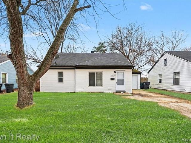 10821 Albany St, Oak Park, MI 48237