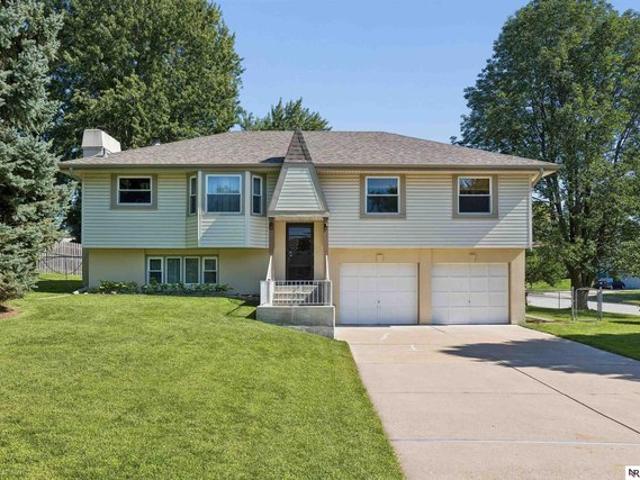 10821 Borman Ave, Omaha, NE 68137
