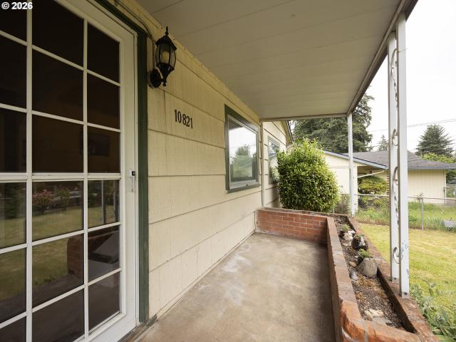 10821 se boise st