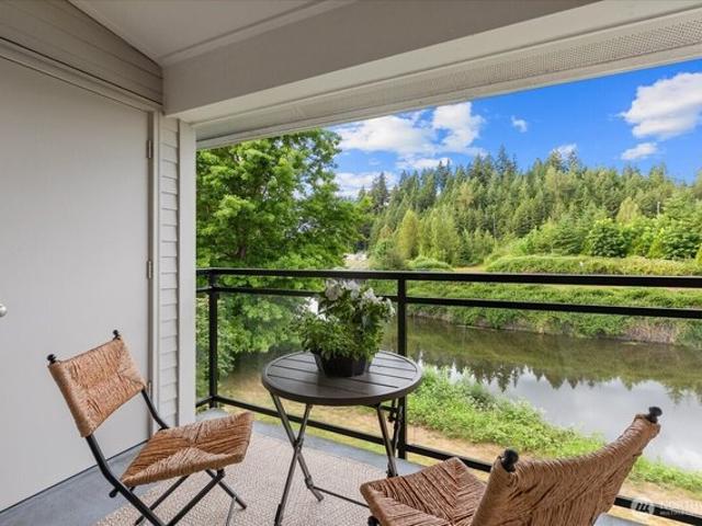 10822 E Riverside Dr Apt A303, Bothell, WA 98011