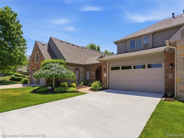 10822 Sparkling Waters Ct, Green Oak Township, MI 48178