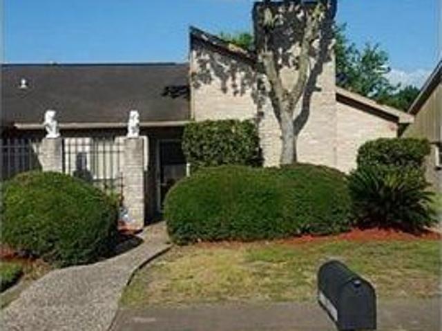 10827 Braes Forest Dr, Houston, TX 77071