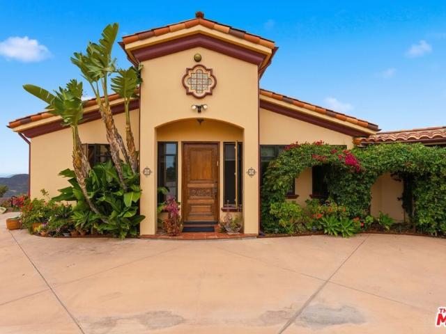10825 Pacific View Drive