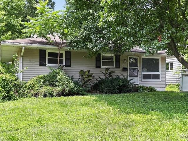 10829 Glen Garry Rd, Saint Louis, MO 63137