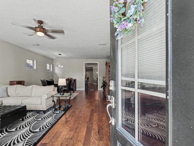 1082 N McMahan Dr