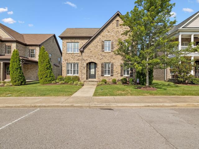 1082 N McMahan Dr