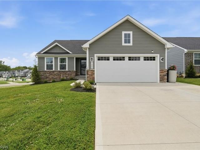 1082 Bookman Ave, Akron, OH 44312