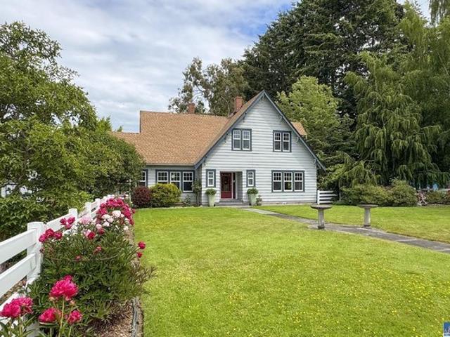 1082 Carlsborg Rd, Sequim, WA 98382
