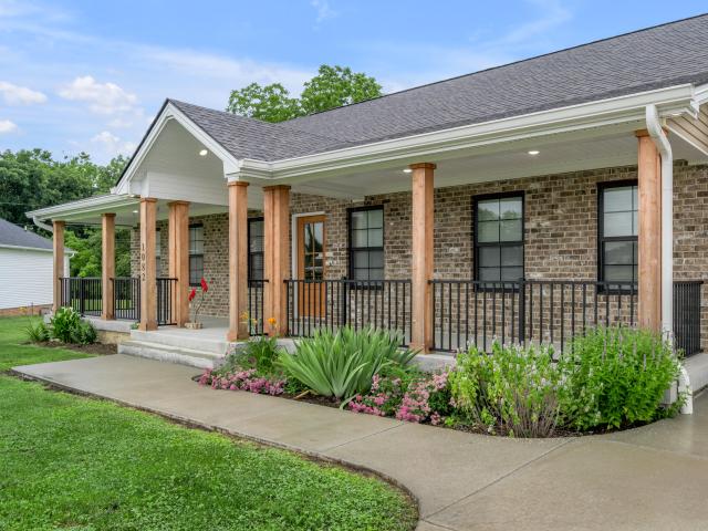 1082 Johns Way