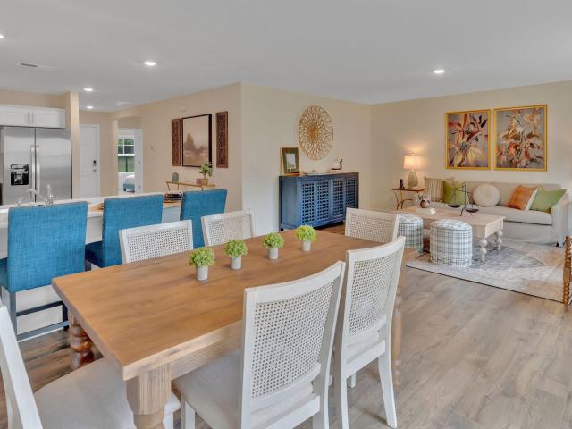 1082 Persimmon Hollow