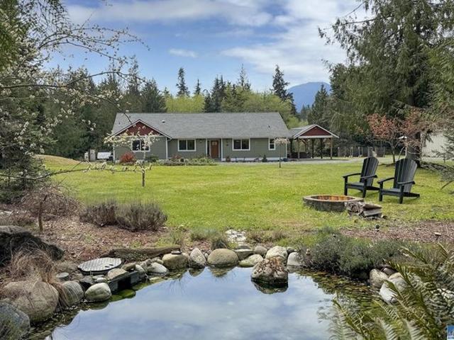 1082 Ripplebrook Dr, Port Angeles, WA 98362