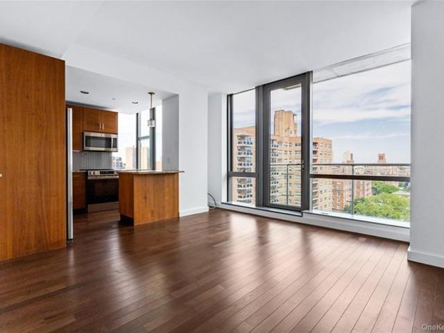 1082 st Ave Apt 9C, Forest Hills, NY 11375