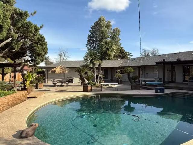 1082 W San Ramon Ave, Fresno, CA 93711