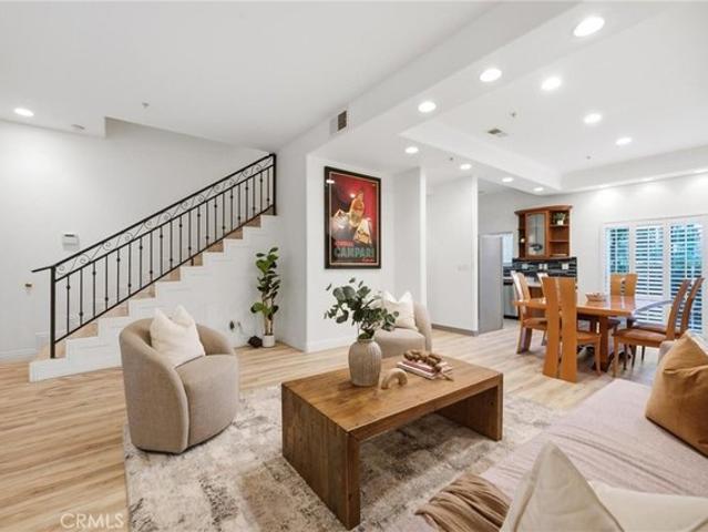 10833 Kling St Unit 4, North Hollywood, CA 91602