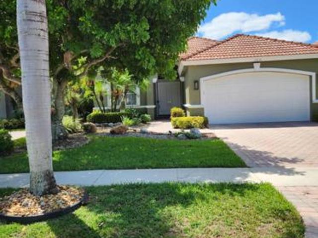 10830 Fairmont Village Dr, Lake Worth, FL 33449