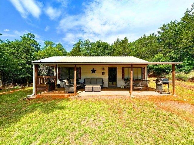 10830 Locust St, Hinton, OK 73047