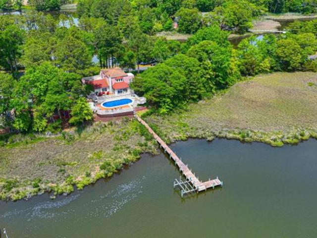 10830 Piney Island Dr, Bishopville, MD 21813