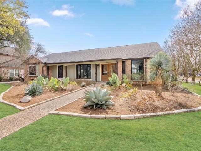 10831 Holly Springs Dr, Houston, TX 77042 | MLS #40063 | Compass