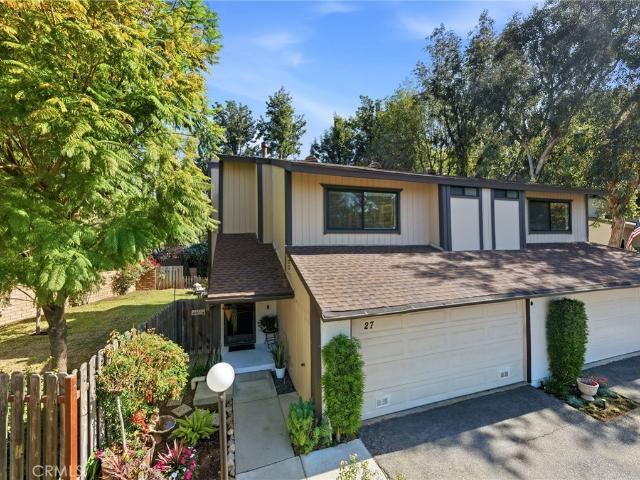 10831 Roycroft 27