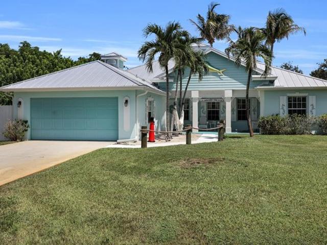 10831 SE Pinegrove St, Tequesta, FL 33469