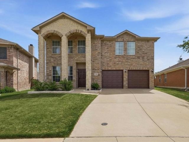 10832 Thorngrove Ct, Fort Worth, TX 76052
