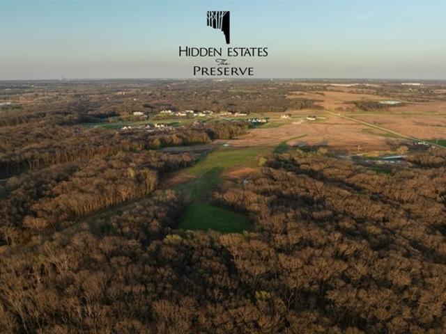 10832 SW Silver Creek Dr, West Des Moines, IA 50266