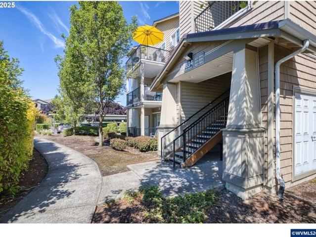 10834 NE Holly St, Hillsboro, OR 97006