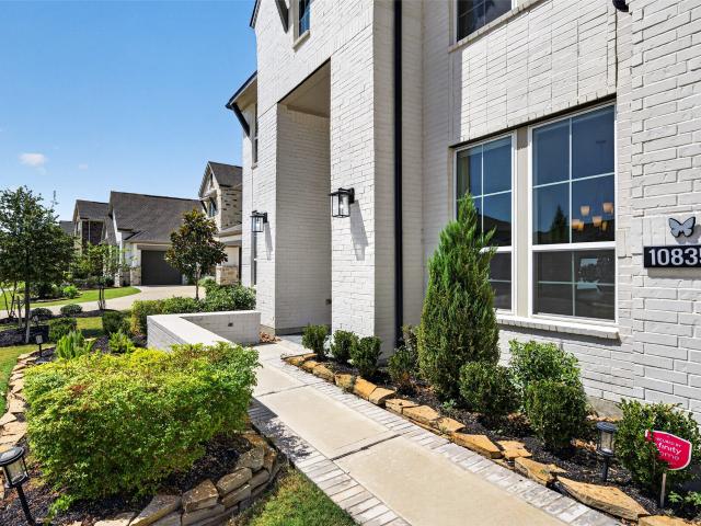 10835 White Mangrove Dr