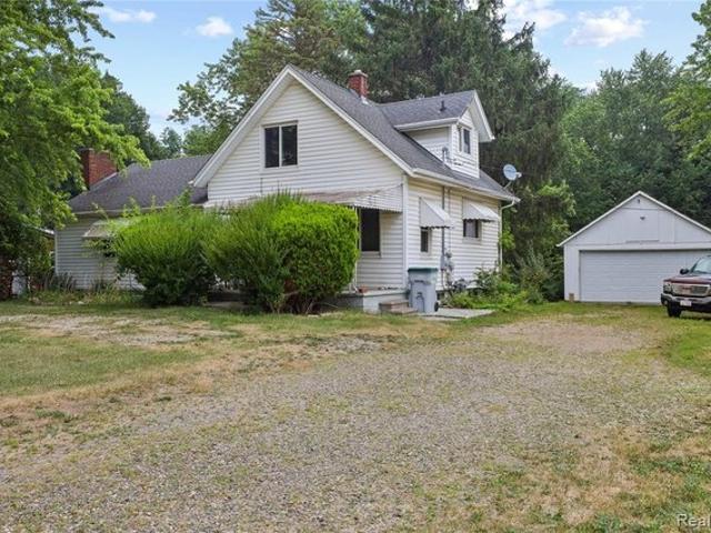 10835 Fieldcrest Dr, Green Oak Township, MI 48116
