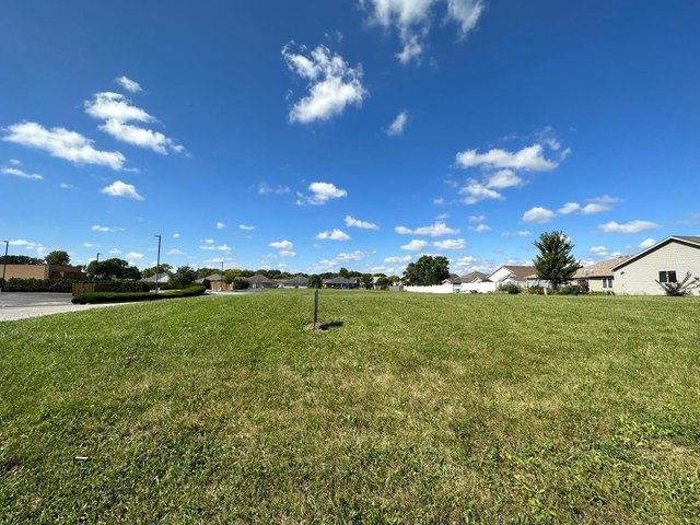 10838 Pike St, Winfield, IN 46307