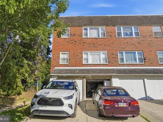 10839 Rennard St, Philadelphia, PA 19116